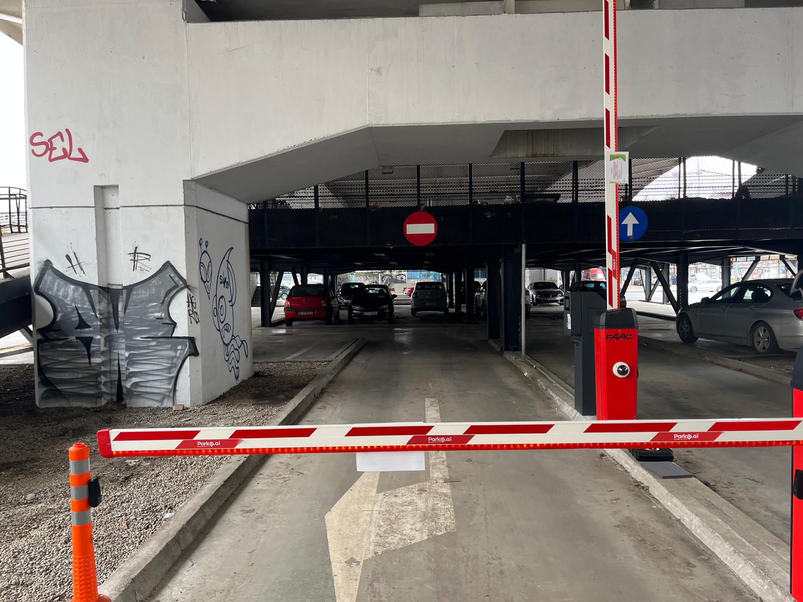 Parcarea de sub Pasajul Basarab intră în regim public, cu barieră ...